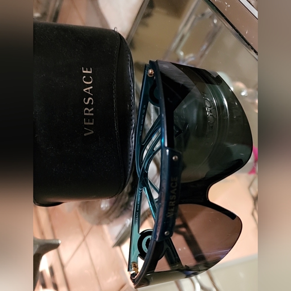 Authentic Versace Medusa Oversized-Frame Sunglasses - Gem